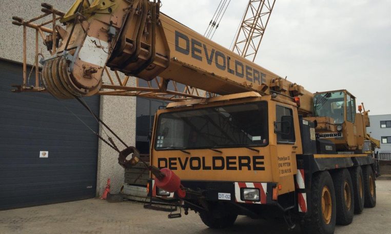 Liebherr LTM1070 - VEMA Crane